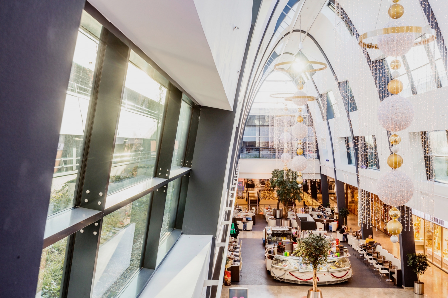 Architektur und Innenaufnahmen Mercaden Böblingen für HochTief – Dennis ...